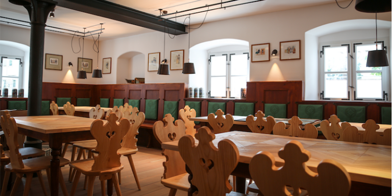 Heiß ersehnt: Das Wirtshaus im Gut Freiham ist eröffnet! - Willkommen ...